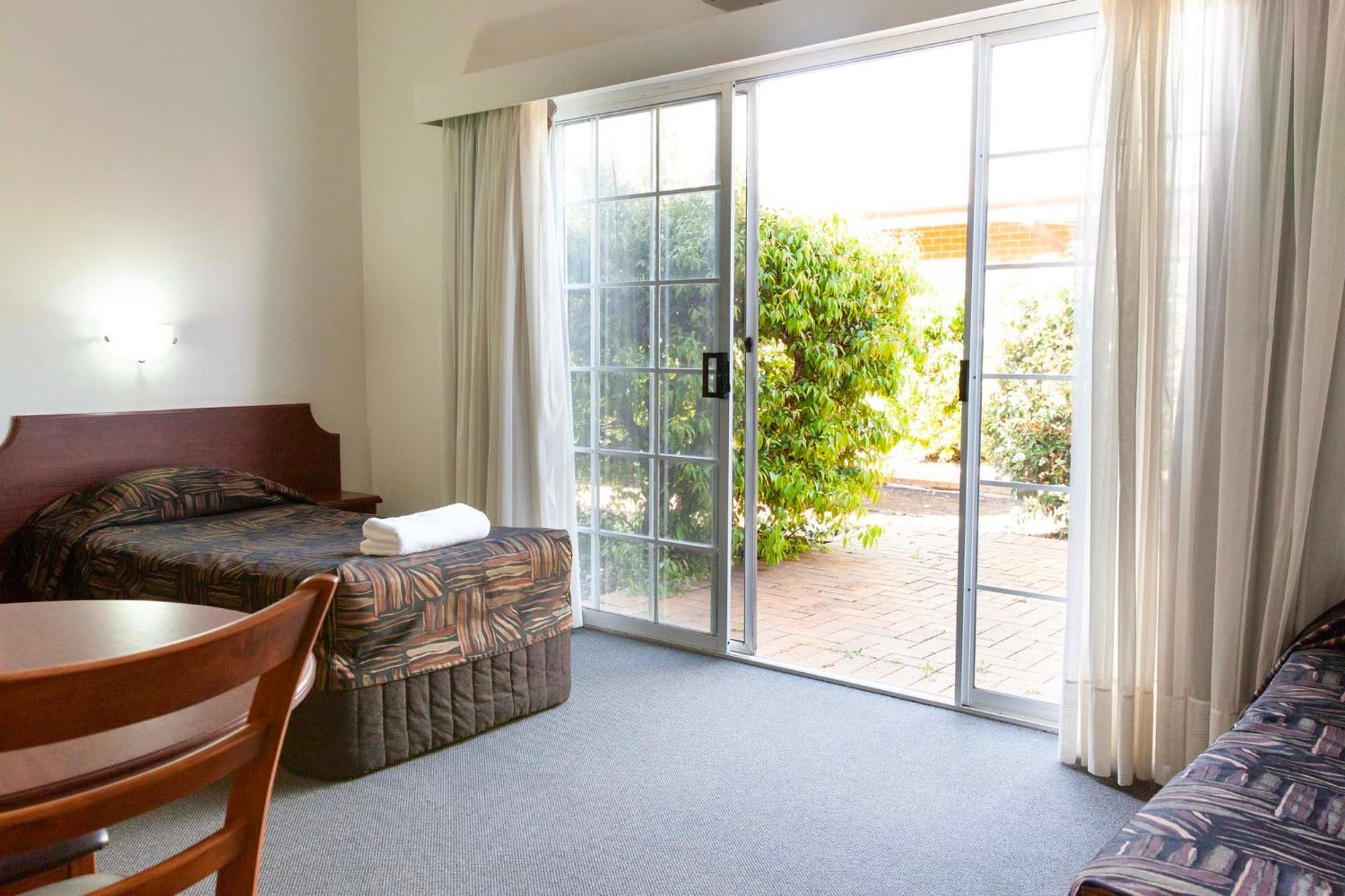 HOTEL KIDMAN WAYSIDE INN | ⋆⋆⋆⋆ | GRIFFITH, AUSTRALIA | SEASON DEALS ...